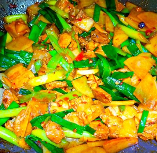 土豆回锅肉的做法四川_回锅肉怎么做好吃-第1张图片-山城妙识
