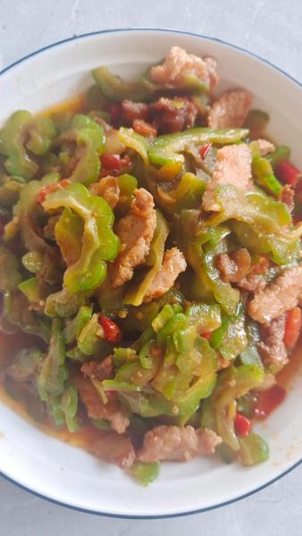 青炒苦瓜怎么做不苦_苦瓜焯水几分钟去苦味-第3张图片-山城妙识