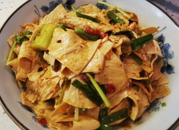 麻辣油豆皮怎么做_油豆皮焯水还是不焯水-第2张图片-山城妙识