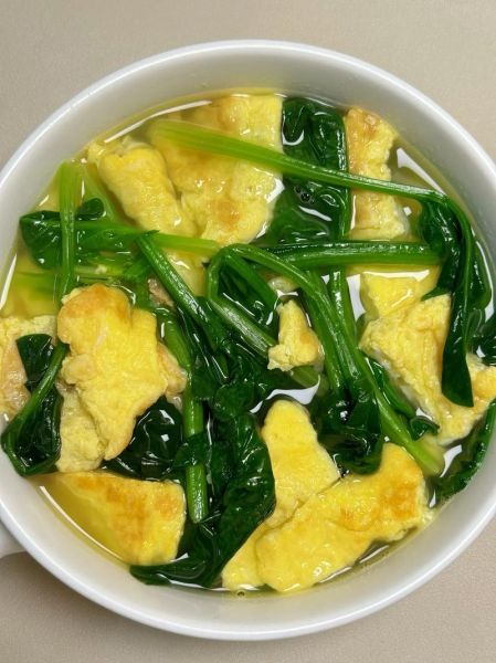 鸡蛋菠菜汤怎么做好吃_菠菜鸡蛋汤的做法大全-第1张图片-山城妙识