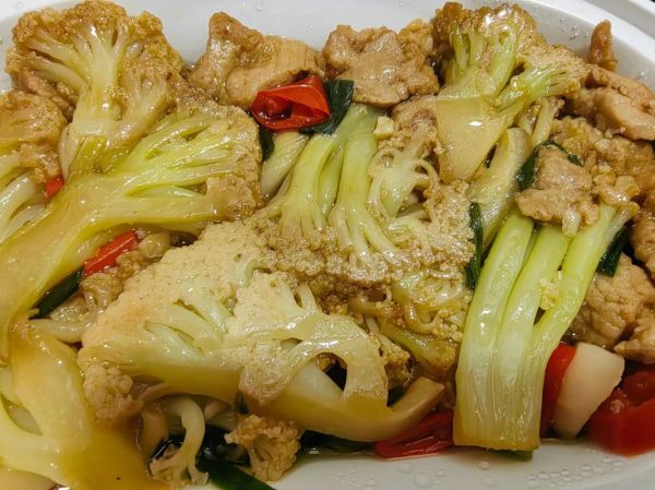 花菜炒鸡蛋怎么做_花菜炒鸡蛋热量高吗-第3张图片-山城妙识