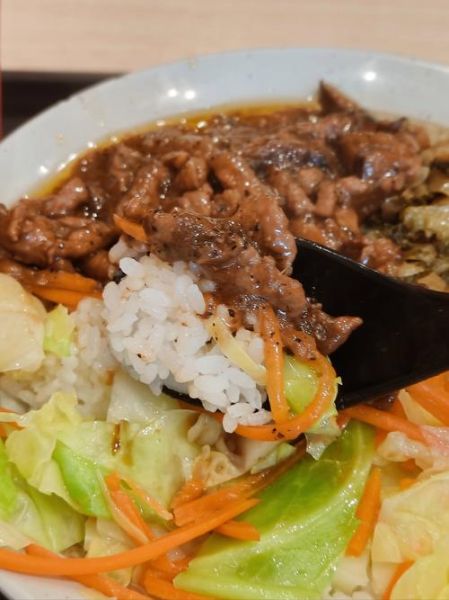 黑椒牛柳饭怎么做_黑椒牛柳饭热量高吗-第1张图片-山城妙识 黑椒牛柳饭怎么做_黑椒牛柳饭热量高吗-第1张图片-山城妙识