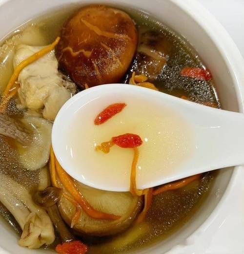 香菇木耳汤怎么做好喝_香菇木耳汤的做法大全-第2张图片-山城妙识