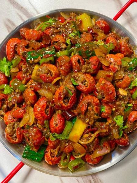 虾尾怎么做好吃麻辣_麻辣虾尾的家常做法-第1张图片-山城妙识