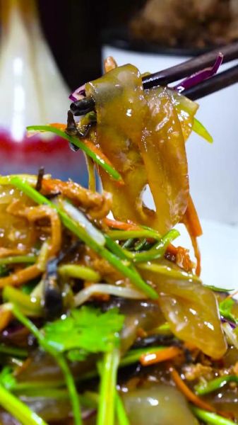 肉丝拉皮怎么摆盘好看_肉丝拉皮摆盘技巧-第1张图片-山城妙识 肉丝拉皮怎么摆盘好看_肉丝拉皮摆盘技巧-第1张图片-山城妙识