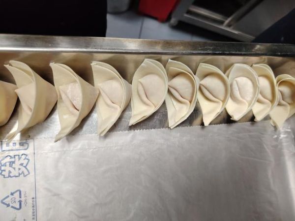 龙抄手怎么做好吃_龙抄手馅怎么调才嫩-第1张图片-山城妙识 龙抄手怎么做好吃_龙抄手馅怎么调才嫩-第1张图片-山城妙识