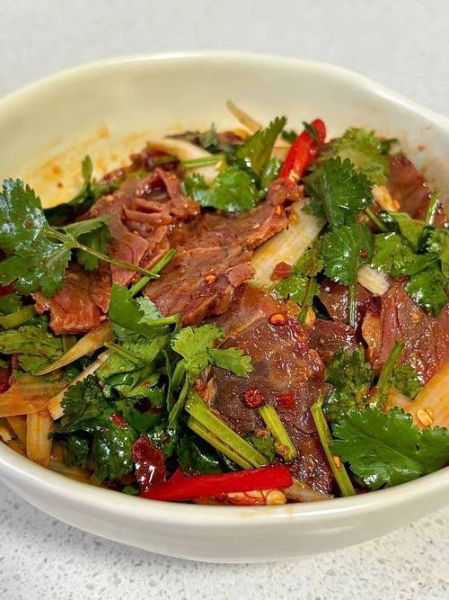 凉拌牛肉怎么做好吃又嫩_牛肉焯水还是腌制-第2张图片-山城妙识