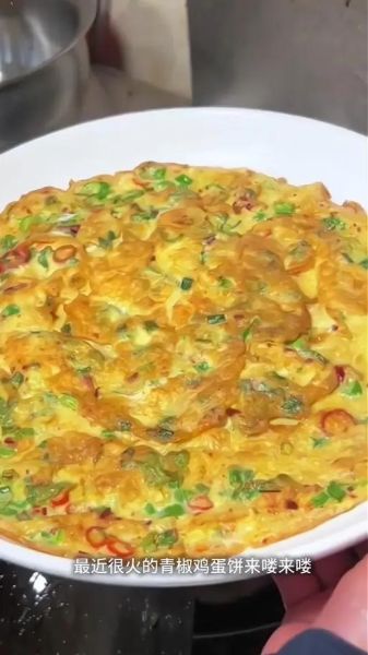 辣椒炒鸡蛋饼怎么做_鸡蛋饼怎么不粘锅-第1张图片-山城妙识