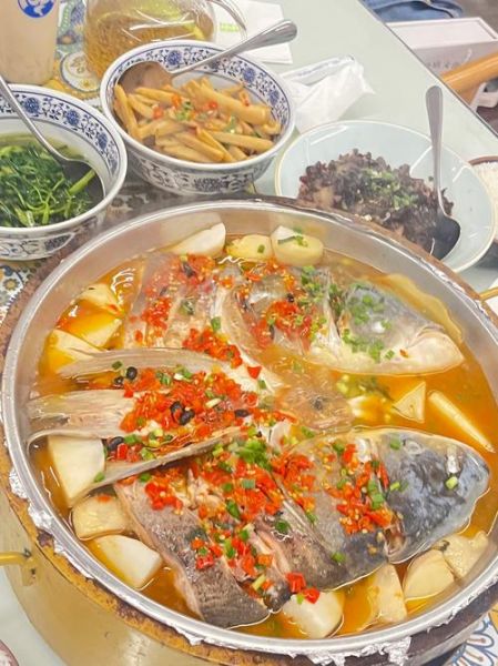 鱼头火锅怎么做_鱼头火锅底料怎么选-第1张图片-山城妙识 鱼头火锅怎么做_鱼头火锅底料怎么选-第1张图片-山城妙识