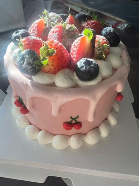 冰淇淋蛋糕全是冰淇淋吗_冰淇淋蛋糕和奶油蛋糕区别-第1张图片-山城妙识