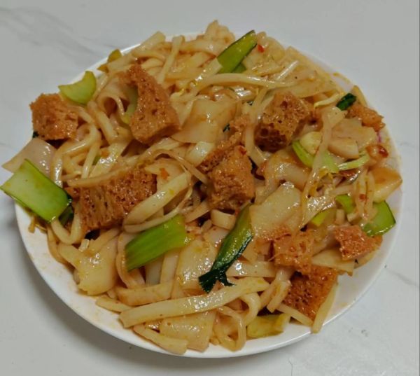 家庭版炒凉皮怎么做_炒凉皮家常做法窍门-第2张图片-山城妙识 家庭版炒凉皮怎么做_炒凉皮家常做法窍门-第2张图片-山城妙识