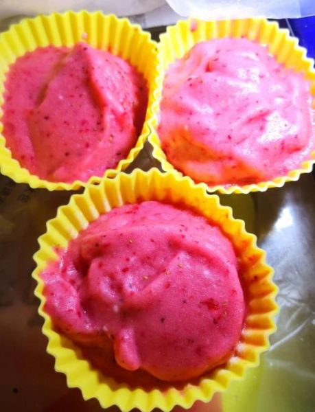 草莓酸奶雪糕怎么做_草莓酸奶雪糕热量高吗-第3张图片-山城妙识