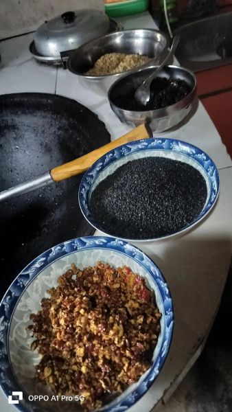 家庭黑芝麻丸怎么做_黑芝麻丸做法步骤-第3张图片-山城妙识 家庭黑芝麻丸怎么做_黑芝麻丸做法步骤-第3张图片-山城妙识