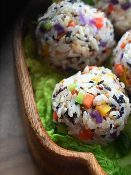 五彩饭团摆摊赚钱吗_五彩饭团摆摊需要什么设备-第1张图片-山城妙识 五彩饭团摆摊赚钱吗_五彩饭团摆摊需要什么设备-第1张图片-山城妙识