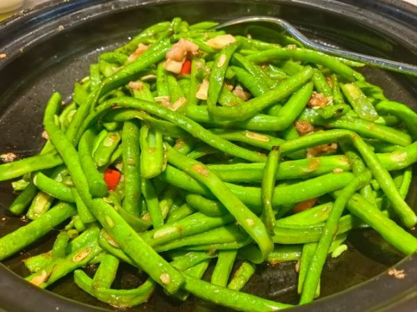 炒豌豆怎么炒才翠绿_炒豌豆的做法大全窍门-第2张图片-山城妙识