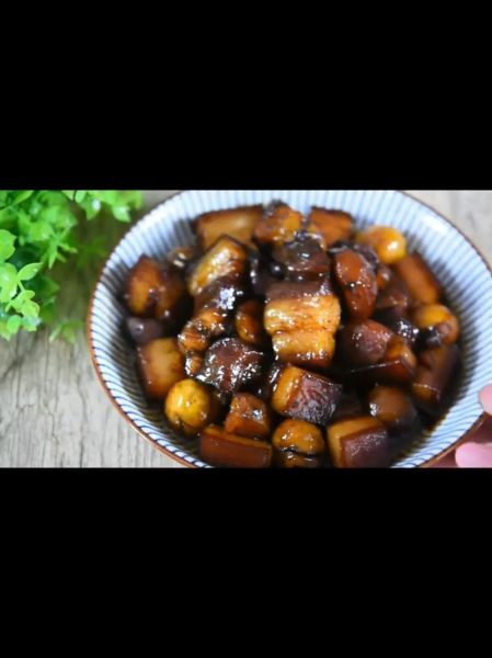 栗子炖肉怎么做好吃_栗子炖肉要不要焯水-第1张图片-山城妙识 栗子炖肉怎么做好吃_栗子炖肉要不要焯水-第1张图片-山城妙识
