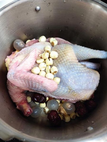 高压锅炖鸡汤要多长时间_高压锅炖鸡汤的正确方法-第3张图片-山城妙识 高压锅炖鸡汤要多长时间_高压锅炖鸡汤的正确方法-第3张图片-山城妙识