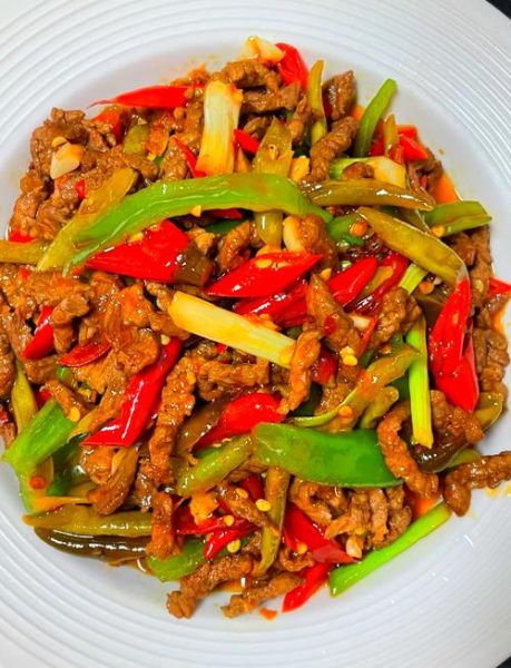 泡椒牛肉丝怎么炒才嫩_泡椒牛肉丝用什么牛肉-第1张图片-山城妙识