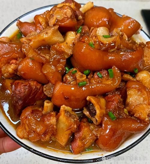 红烧猪手怎么做_红烧猪手怎么做好吃又软糯-第3张图片-山城妙识