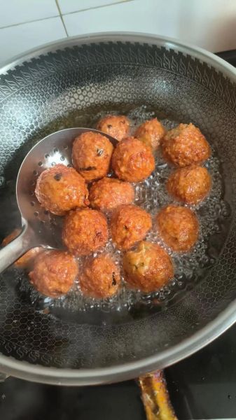 大肉圆怎么做_大肉圆的家常做法-第1张图片-山城妙识