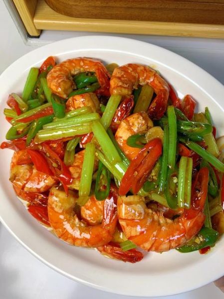 香辣炒虾怎么做好吃_家常香辣炒虾做法步骤-第1张图片-山城妙识