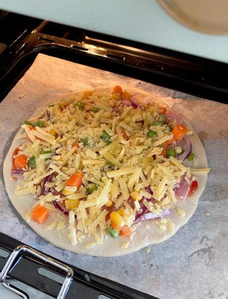 手抓饼披萨怎么做_手抓饼披萨烤箱温度时间-第3张图片-山城妙识 手抓饼披萨怎么做_手抓饼披萨烤箱温度时间-第3张图片-山城妙识