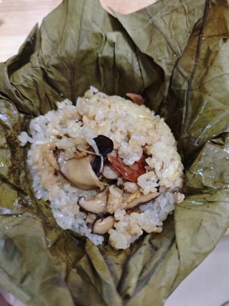 荷叶糯米鸡怎么做_荷叶糯米鸡家常做法-第2张图片-山城妙识 荷叶糯米鸡怎么做_荷叶糯米鸡家常做法-第2张图片-山城妙识