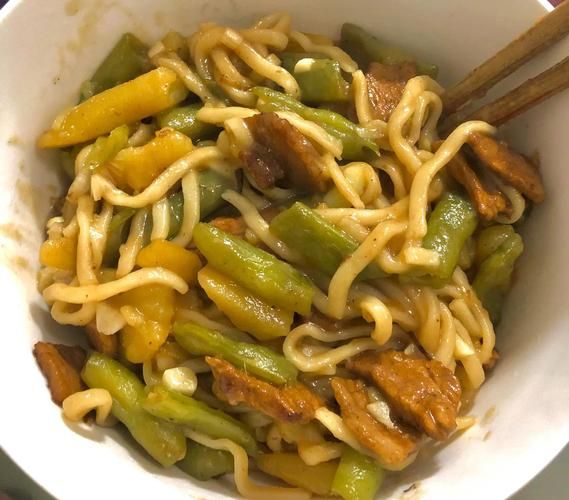 豆角焖面怎么做好吃_豆角焖面不坨的秘诀-第1张图片-山城妙识 豆角焖面怎么做好吃_豆角焖面不坨的秘诀-第1张图片-山城妙识