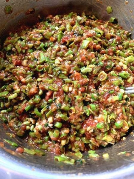 豇豆饺子馅豇豆要过水吗_焯水还是直接拌-第1张图片-山城妙识 豇豆饺子馅豇豆要过水吗_焯水还是直接拌-第1张图片-山城妙识