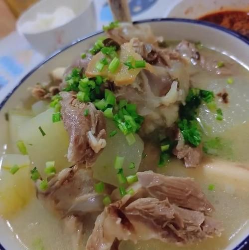 羊肉炖冬瓜怎么做才好吃_冬瓜去膻味技巧-第3张图片-山城妙识 羊肉炖冬瓜怎么做才好吃_冬瓜去膻味技巧-第3张图片-山城妙识