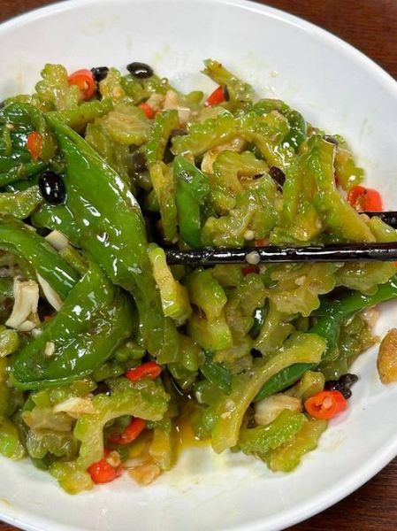 苦瓜怎么炒不苦_苦瓜焯水几分钟才正确-第1张图片-山城妙识