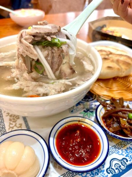 羊肉泡馍的由来_羊肉泡馍怎么做好吃-第2张图片-山城妙识 羊肉泡馍的由来_羊肉泡馍怎么做好吃-第2张图片-山城妙识