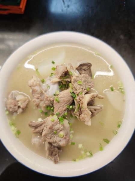 白萝卜煲猪骨汤用什么材料_白萝卜猪骨汤怎么煲-第2张图片-山城妙识