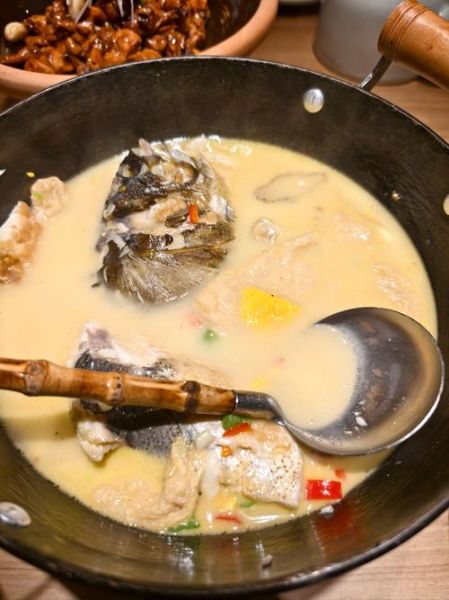 鱼头一般跟什么炖汤_鱼头汤放什么食材最鲜-第2张图片-山城妙识