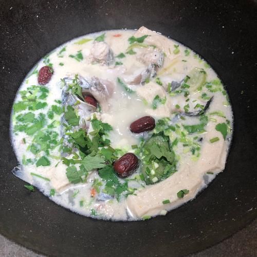 鱼汤怎么熬白_鱼汤怎样熬才鲜-第1张图片-山城妙识 鱼汤怎么熬白_鱼汤怎样熬才鲜-第1张图片-山城妙识