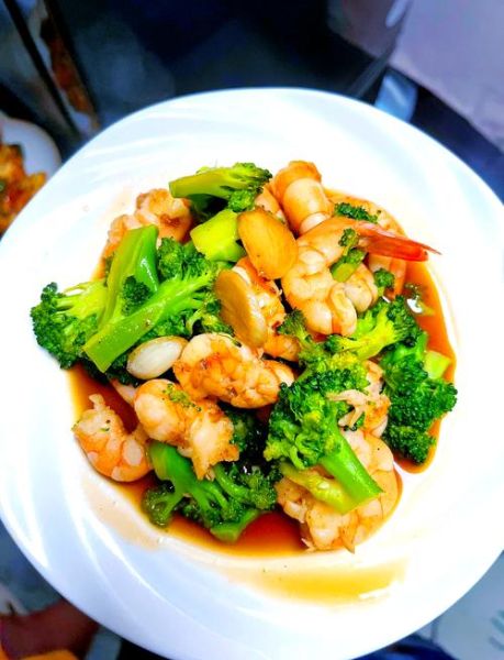 西兰花炒虾球怎么做_西兰花炒虾球热量高吗-第1张图片-山城妙识 西兰花炒虾球怎么做_西兰花炒虾球热量高吗-第1张图片-山城妙识