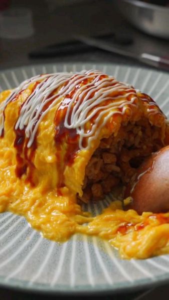 蛋包饭怎么做成流黄_流心蛋包饭做法-第3张图片-山城妙识