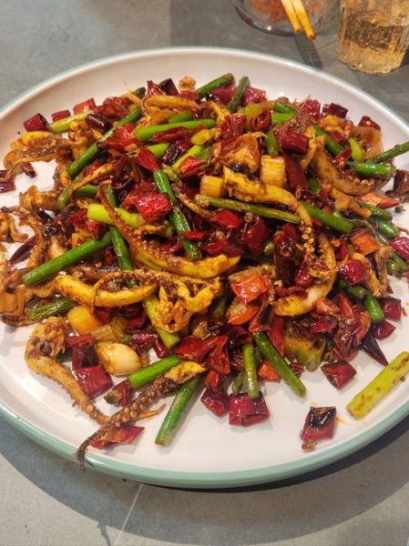 火爆鱿鱼怎么做_火爆鱿鱼配料有哪些-第2张图片-山城妙识