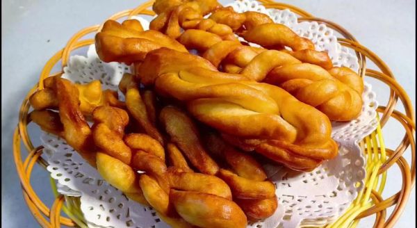 脆皮麻花怎么做_麻花酥脆不回软的配方-第3张图片-山城妙识