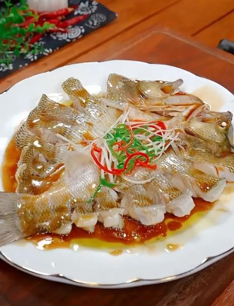 清蒸鱼的汁怎么调好吃_清蒸鱼用什么酱油-第1张图片-山城妙识 清蒸鱼的汁怎么调好吃_清蒸鱼用什么酱油-第1张图片-山城妙识