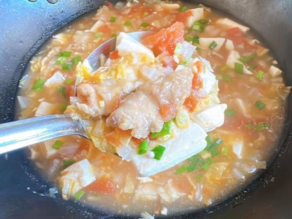 西红柿榨菜肉丝汤怎么做_榨菜肉丝汤放西红柿好吗-第1张图片-山城妙识