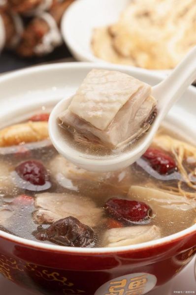 炖鸡汤放什么材料好吃_最补身体-第3张图片-山城妙识 炖鸡汤放什么材料好吃_最补身体-第3张图片-山城妙识