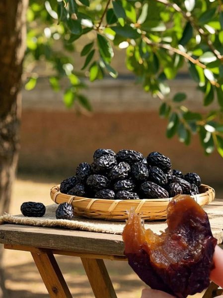 黑蜜枣的功效与作用_黑蜜枣适合什么人吃-第1张图片-山城妙识 黑蜜枣的功效与作用_黑蜜枣适合什么人吃-第1张图片-山城妙识
