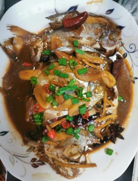 红烧鲳鱼怎么做好吃_家常红烧鲳鱼窍门-第1张图片-山城妙识