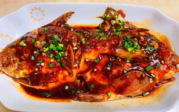 红烧鲳鱼怎么做好吃_家常红烧鲳鱼窍门-第2张图片-山城妙识