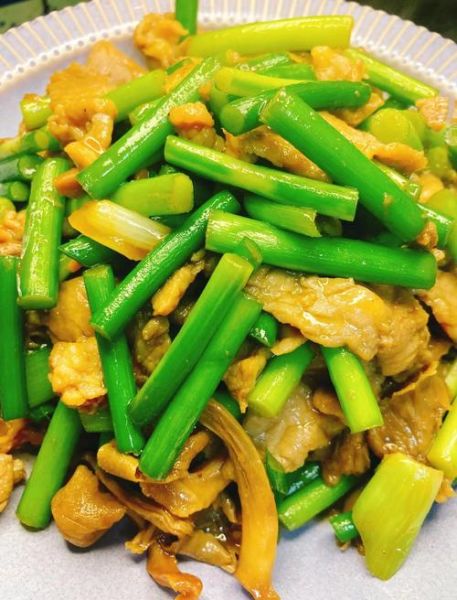 蒜苔炒肉怎么炒才嫩_家常蒜苔炒肉做法-第1张图片-山城妙识 蒜苔炒肉怎么炒才嫩_家常蒜苔炒肉做法-第1张图片-山城妙识