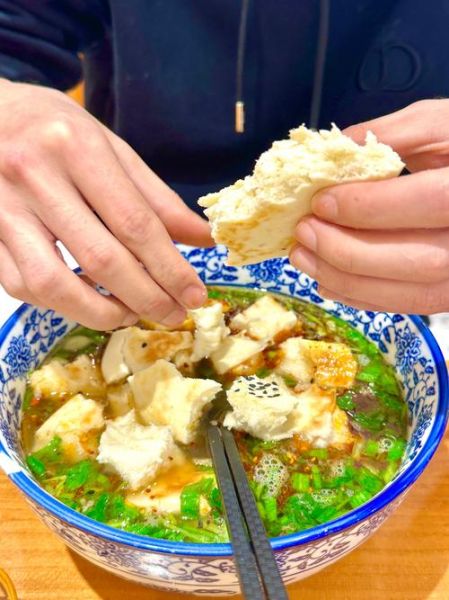 西安羊肉泡馍的馍怎么做_正宗泡馍饼做法-第3张图片-山城妙识 西安羊肉泡馍的馍怎么做_正宗泡馍饼做法-第3张图片-山城妙识