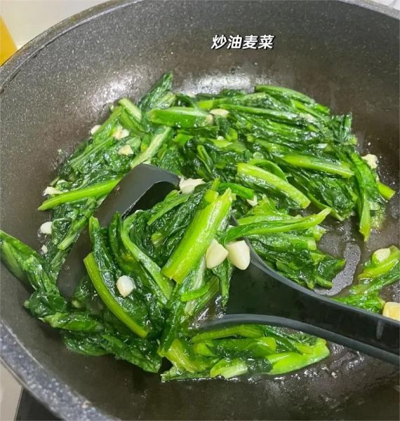 炒油麦菜怎么做_油麦菜焯水吗-第2张图片-山城妙识