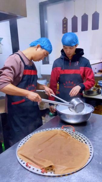 米皮烫浆和不烫浆的区别_哪个更筋道-第3张图片-山城妙识 米皮烫浆和不烫浆的区别_哪个更筋道-第3张图片-山城妙识