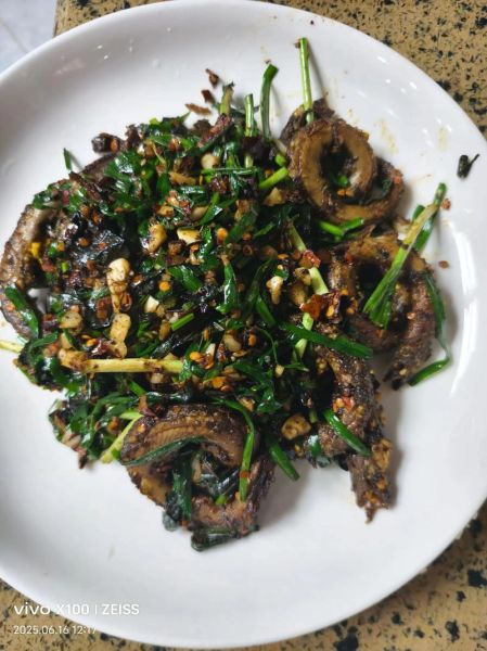 辣椒炒黄鳝怎么做_辣椒炒黄鳝的家常做法-第2张图片-山城妙识